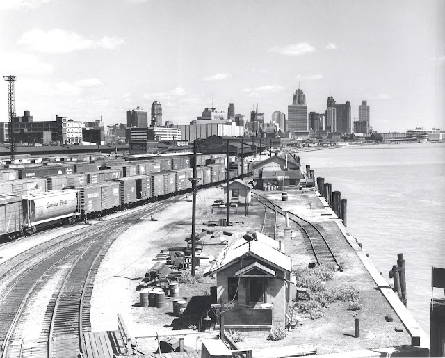 Towns and Nature: Detroit, MI: Riverfront Railroad Yards