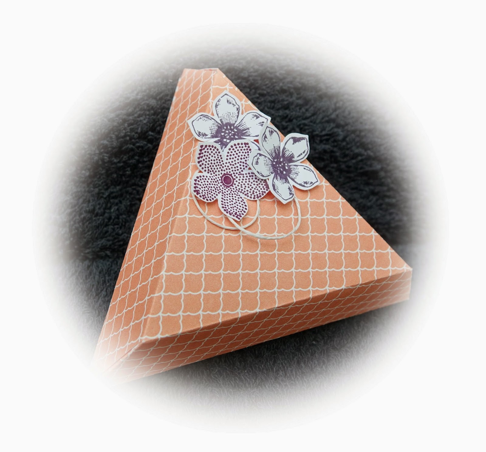 Stamping with Caroline: Driehoekdoosje - Triangular box