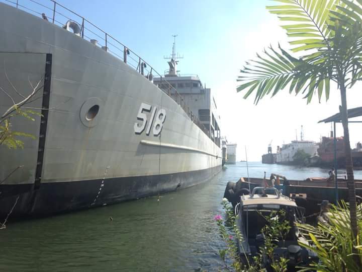 DEFENSE STUDIES: Progres Pembuatan LST AT-2 di PT DKB Terhenti