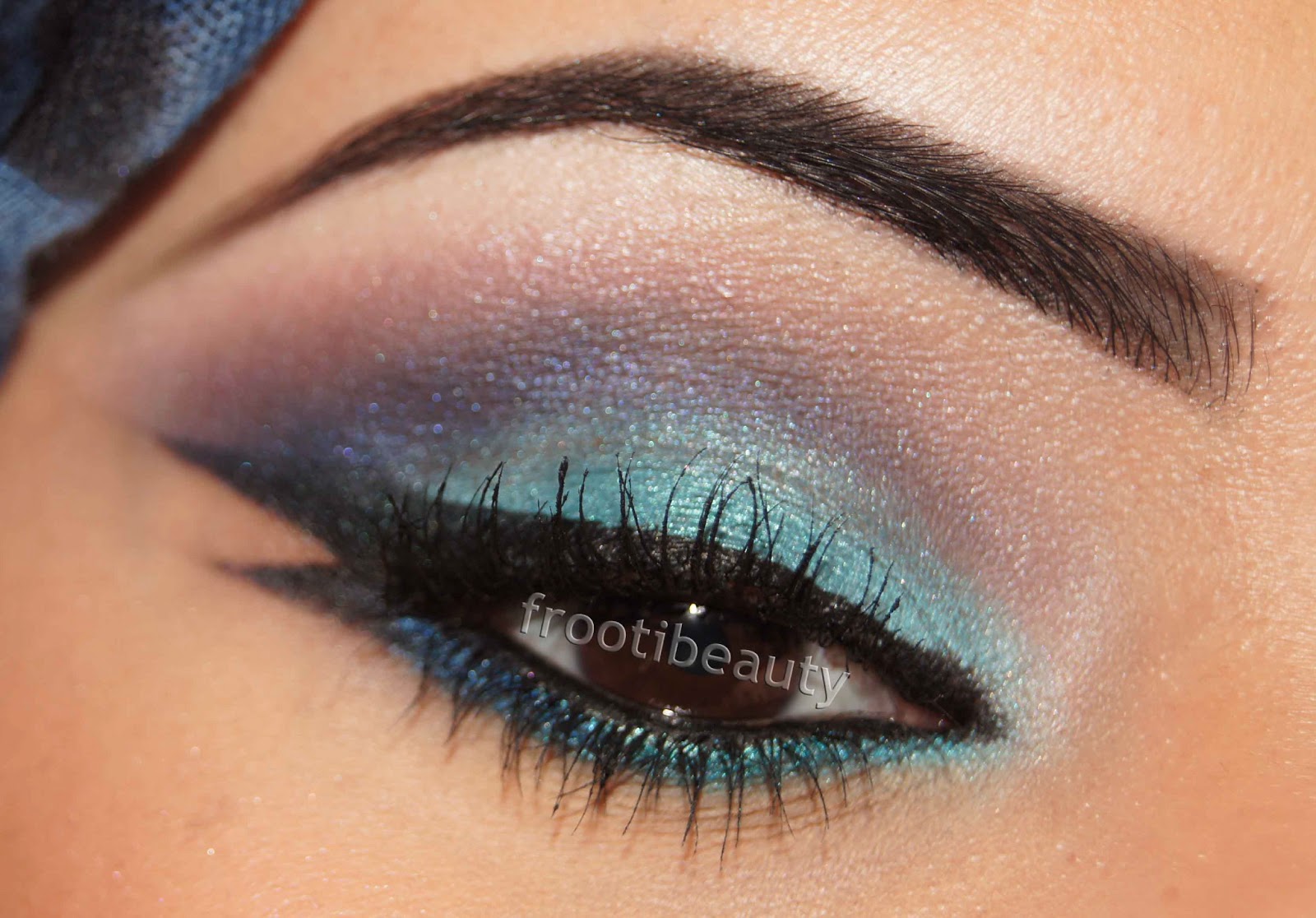 SAFIYAH TASNEEM : FFF: Electric Blue makeup look