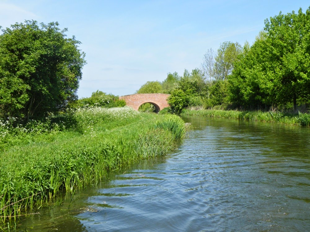 Travelling the Canals of England: Lovely Chesterfield Canal