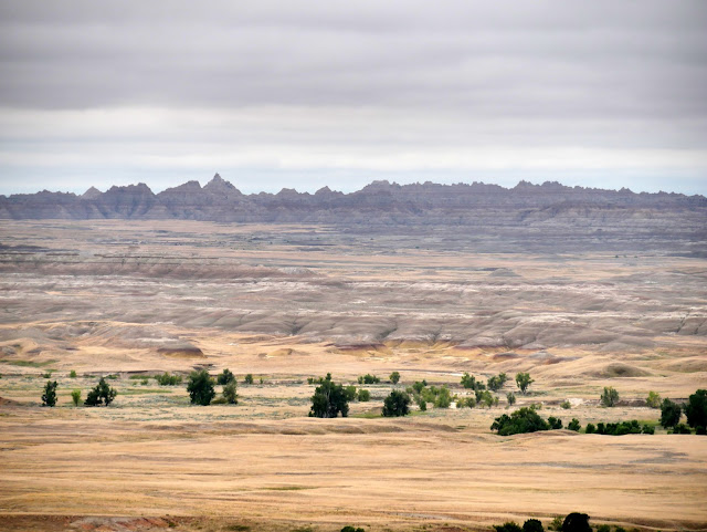 American Travel Journal: Sage Creek Rim Road - Badlands National Park