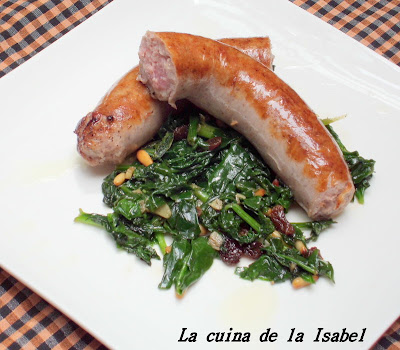 La Cuina de la Isabel: BOTIFARRA AMB ESPINACS A LA CATALANA