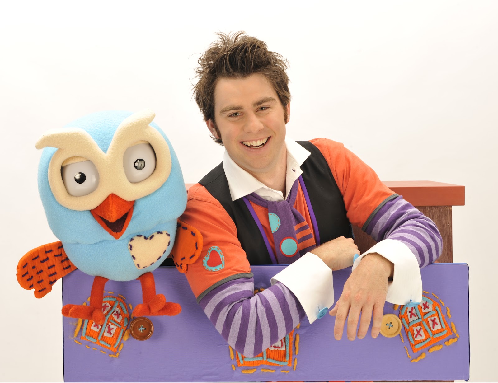 beeblog: Giggle & Hoot: Live On Stage!