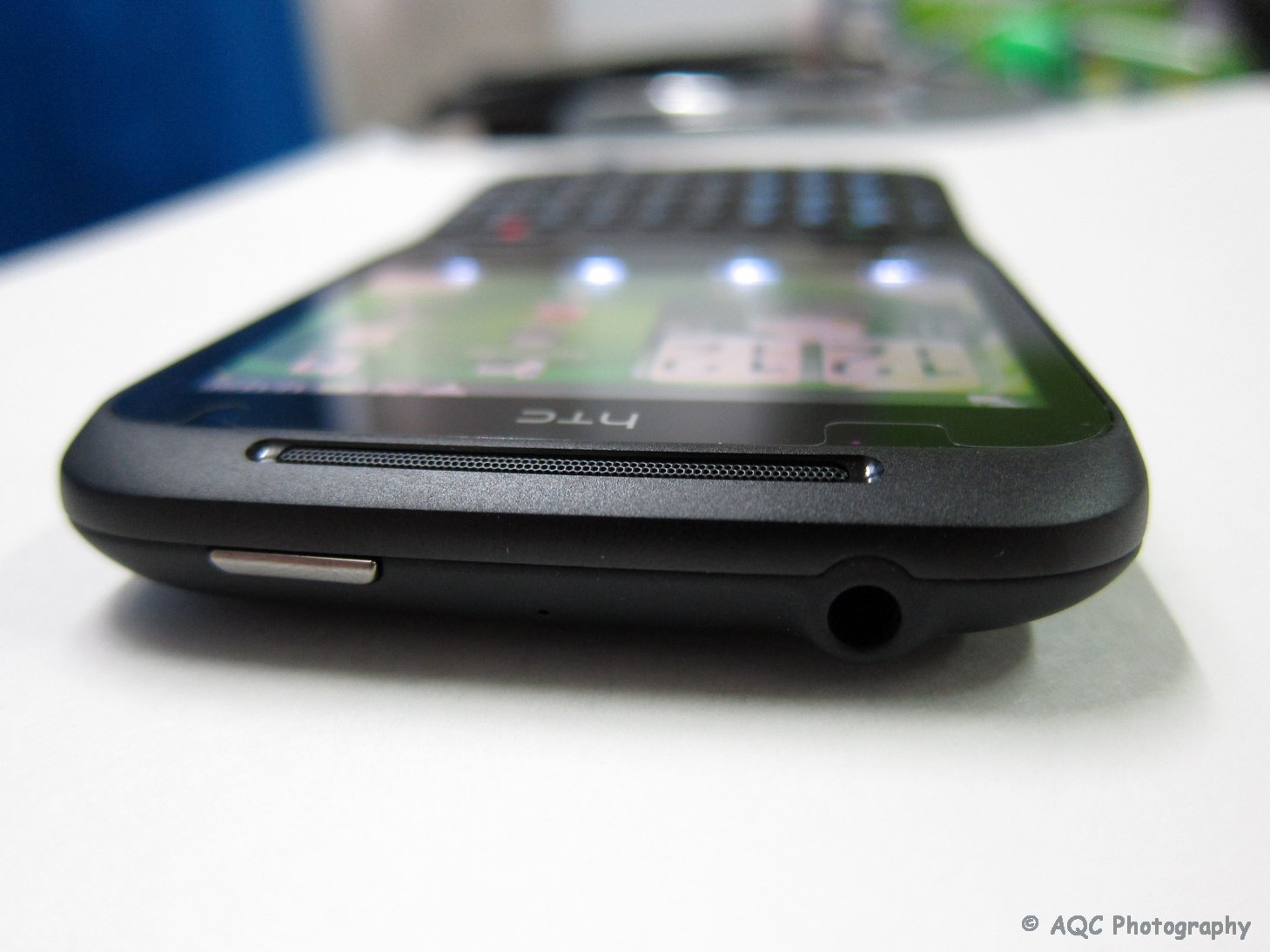 HTC Chacha Review - Ultimate Social Media Phone ~ Cheftonio's Blog