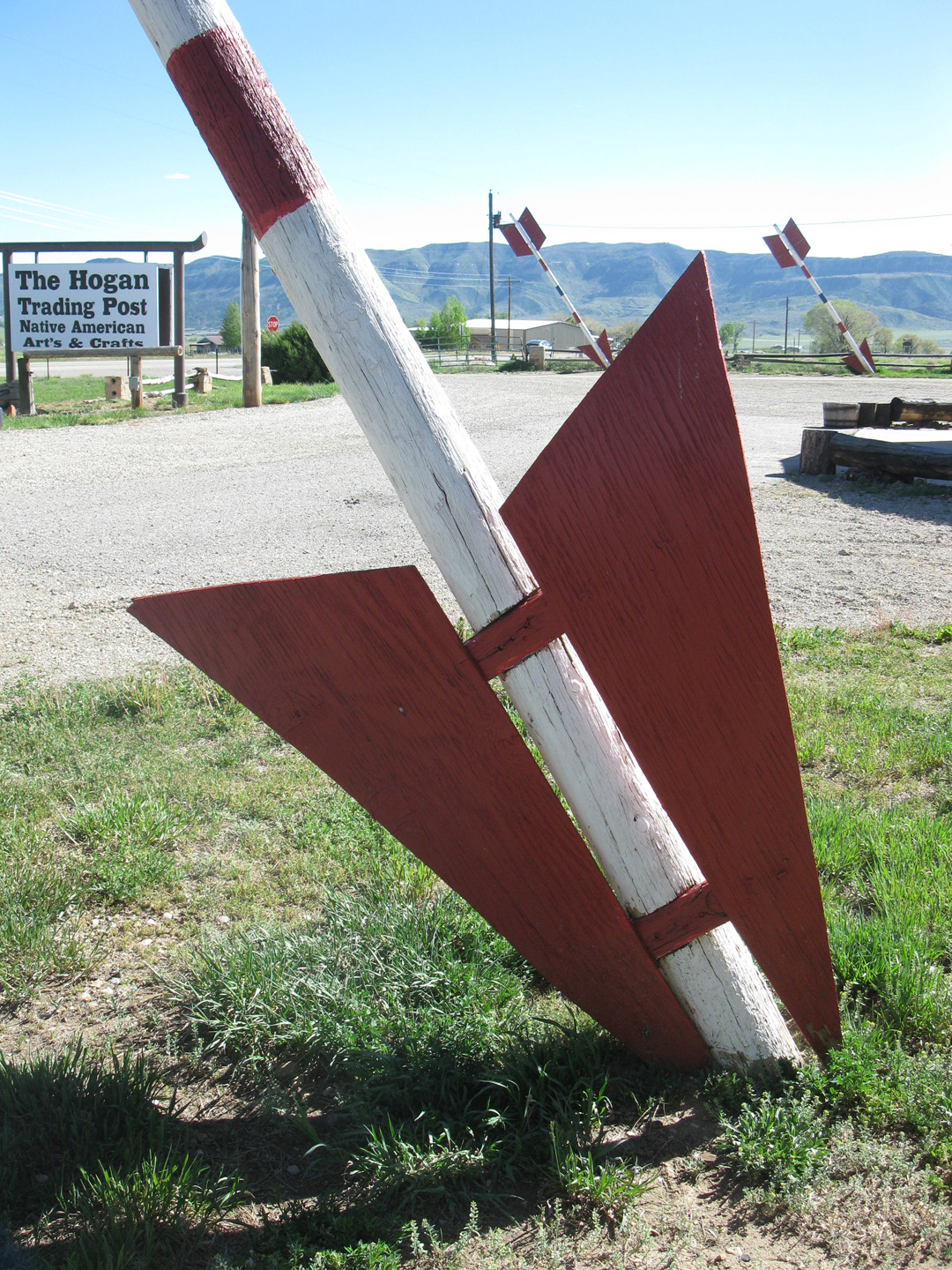 Eccentric Roadside: The arrows of my ways: the giant arrows of Mancos ...