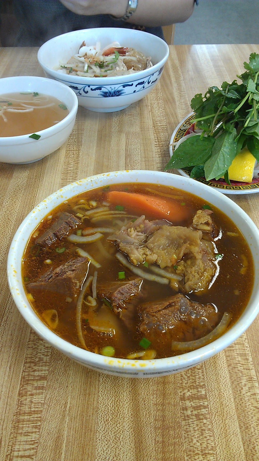 Oakland: Pho Hoa Lao II