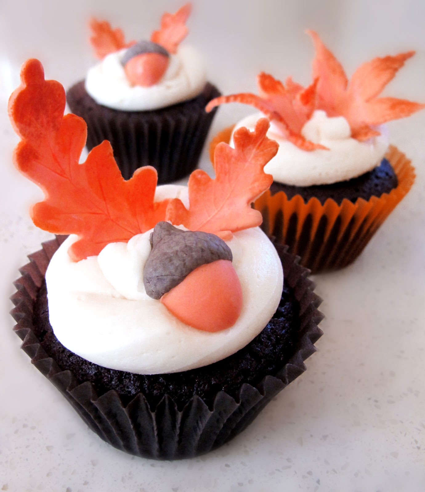 Velvet Moth Studio: HALLOWEEN AND AUTUMN CUPCAKES