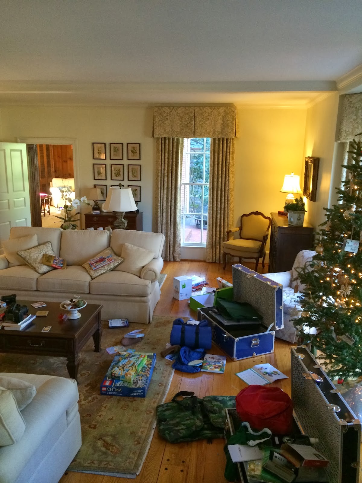 Lots of Scotts: Messy Christmas