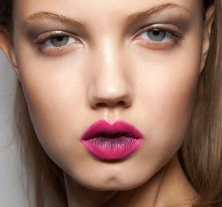 How to do a Perfect Two Toned Sandwiching Colors Lipstick Style - Step ...