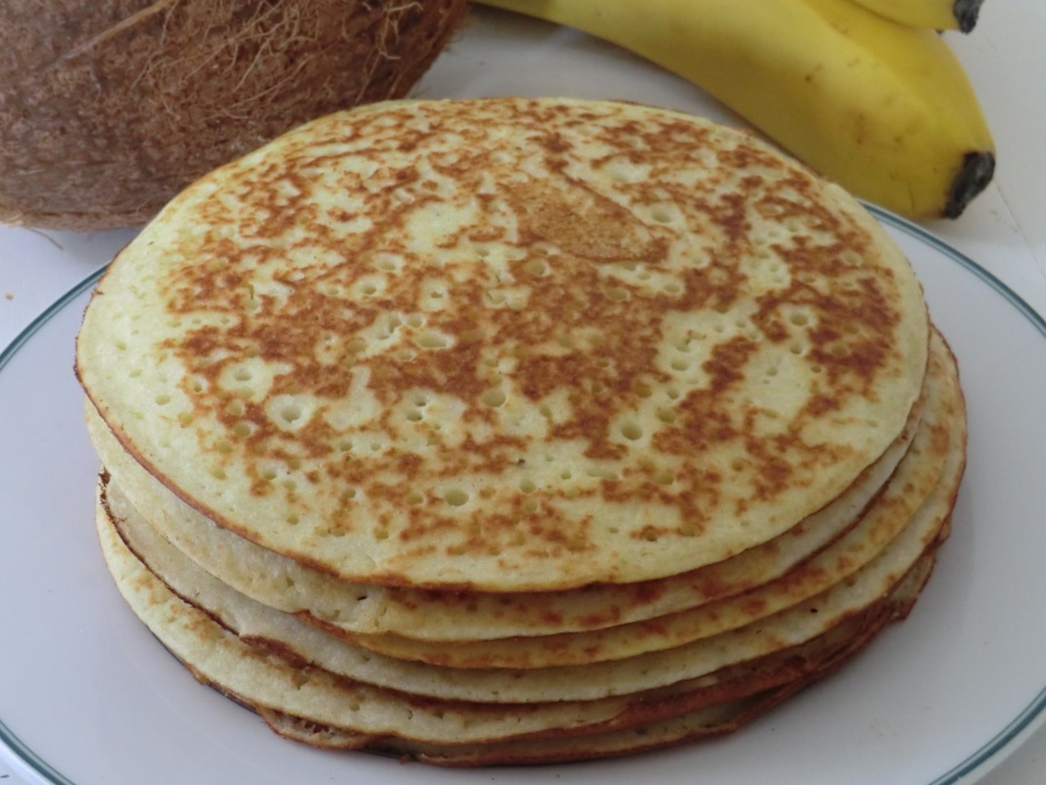Crêpes noix de coco-banane sans gluten et sans lactose et sa petite ...
