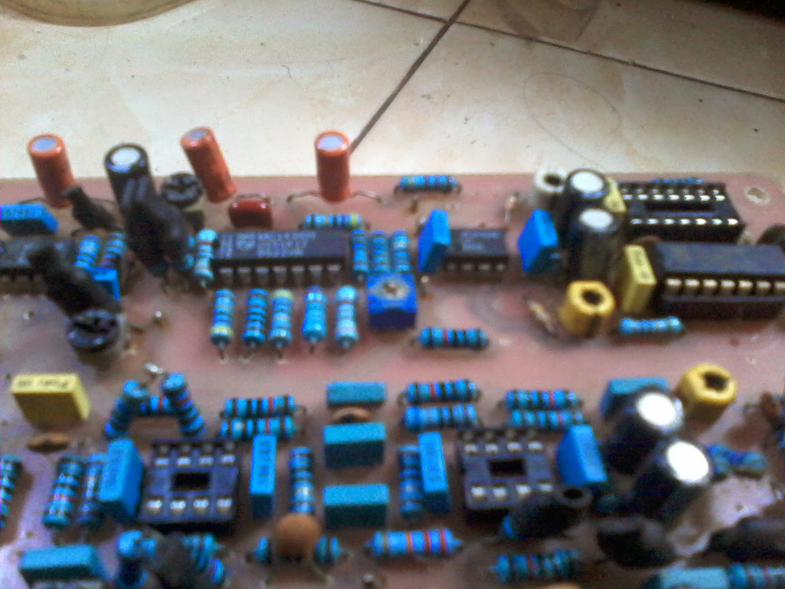 Cara Mencabut dan Memasang Komponen Elektronik IC pada PCB dengan ...