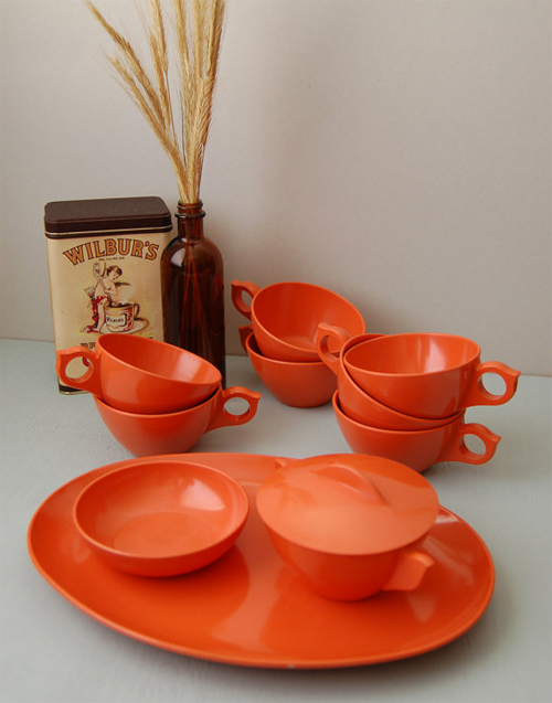 Oh So Lovely Vintage: Melmac to the max!