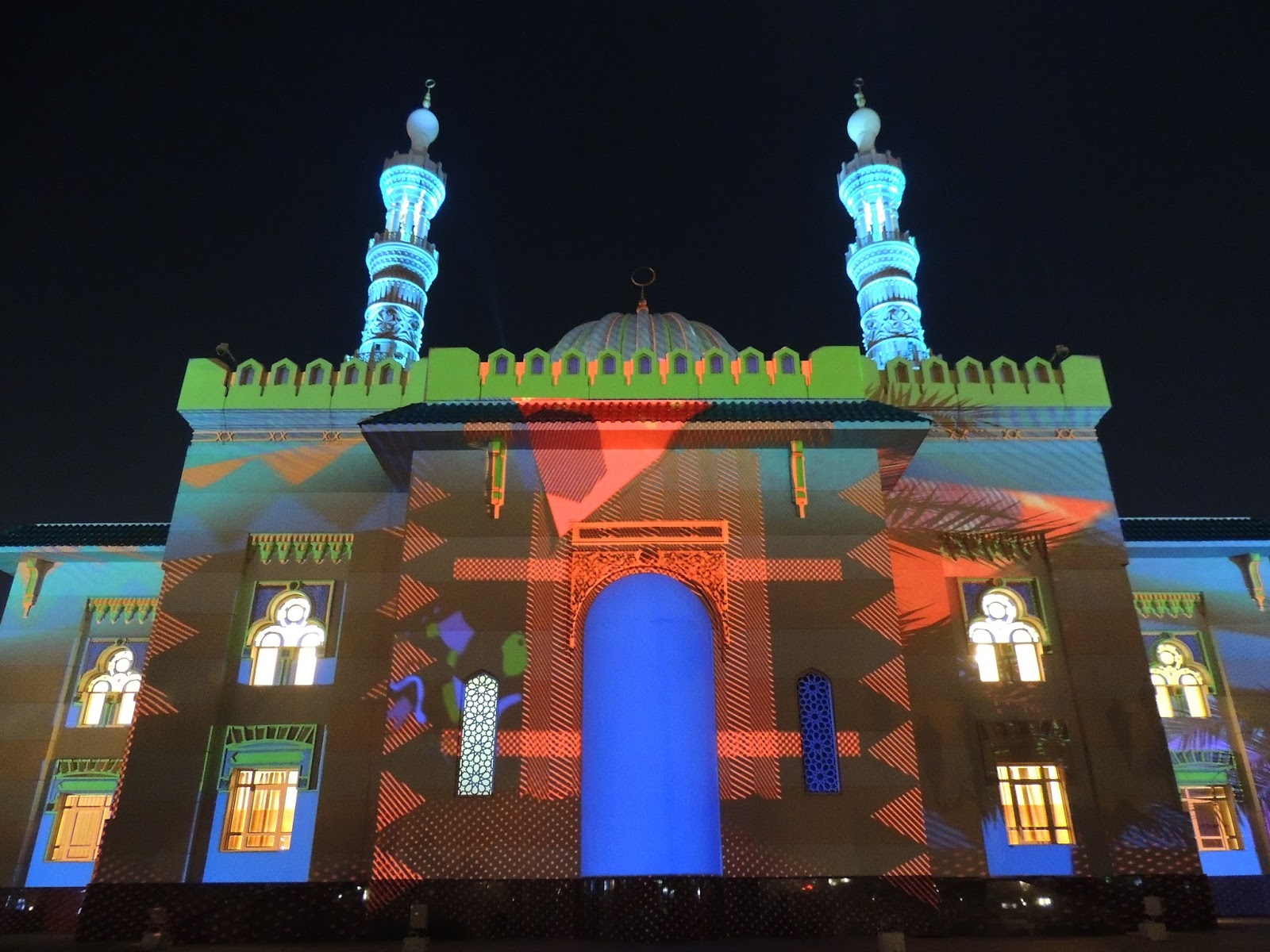 Diapers for Lipsticks: Al Majaz Waterfront Mosque Sharjah Light Show ...
