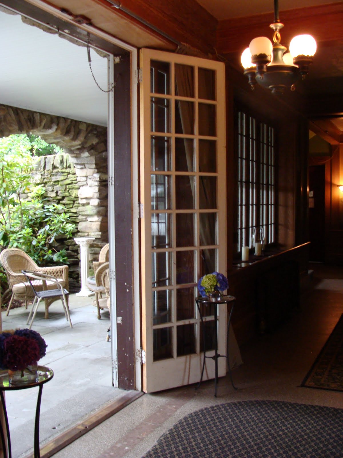 Frosting and Fashion: Frosted in Wonderland...