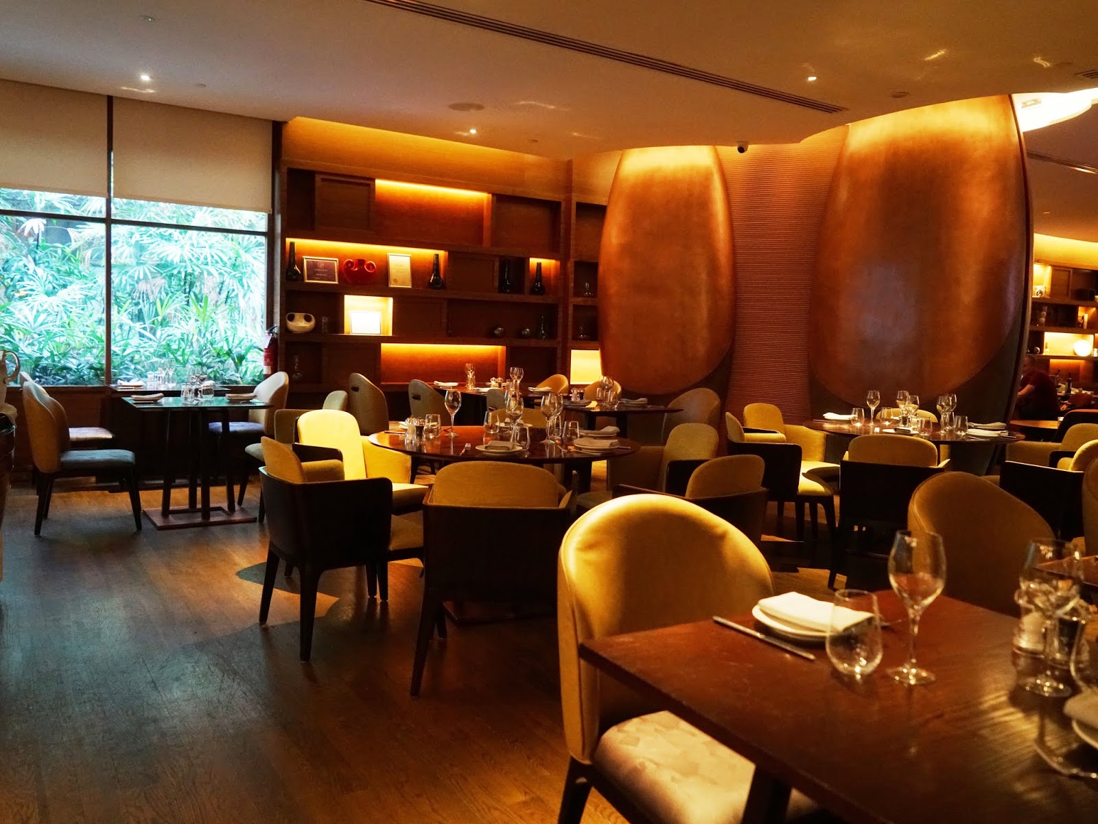 PinkyPiggu: Opus Bar & Grill @ Hilton Singapore Celebrates 4th ...