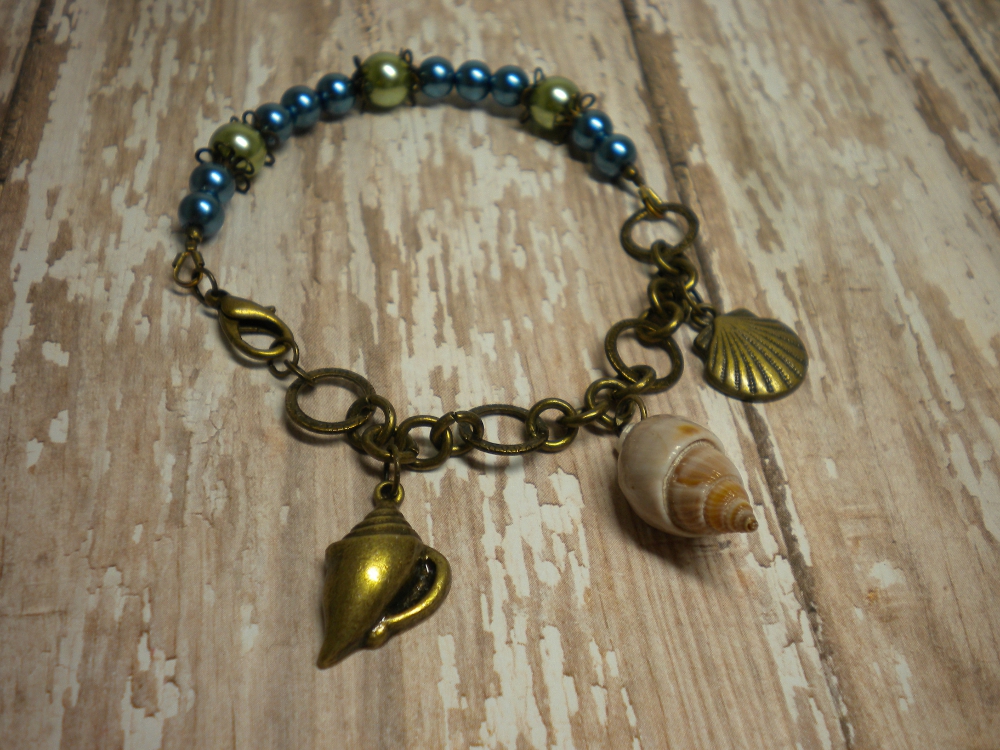 Del's Shells: A Beaded Seashell Charm Bracelet