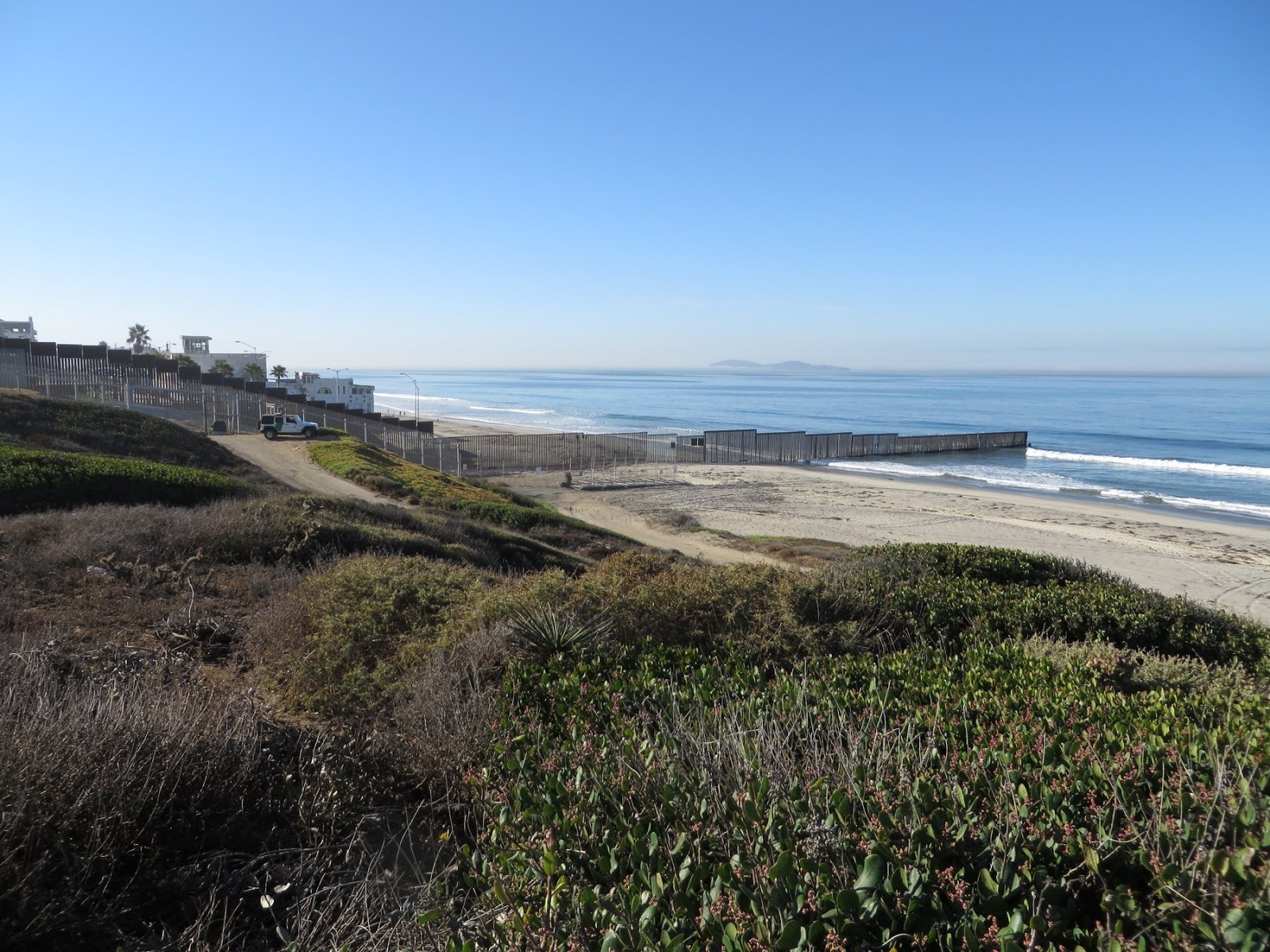 Gravel Beach: Tijuana