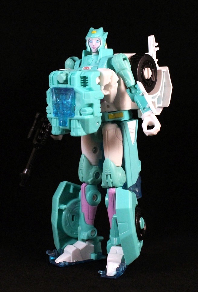 She's Fantastic: Transformers - MOONRACER!