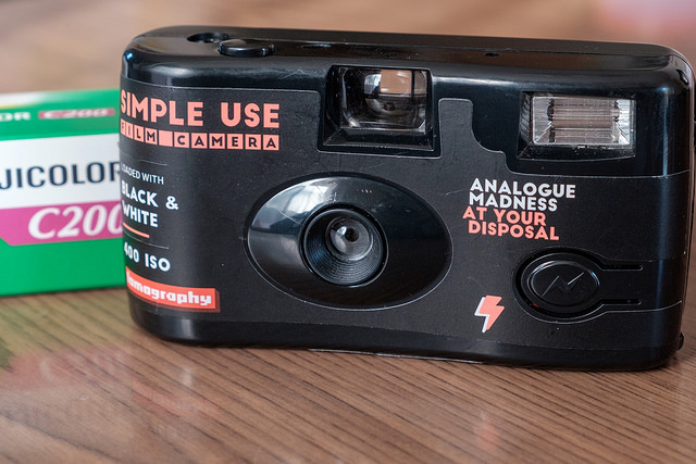 アリバイ日記: 【機材紹介】Lomography Simple Use Film Cameraという使い捨てカメラ 使い方編