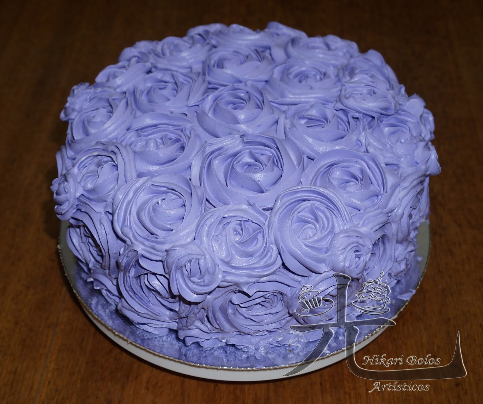 Bolo Rosas Roxa em Chantilly - Hikari Bolos Artísticos
