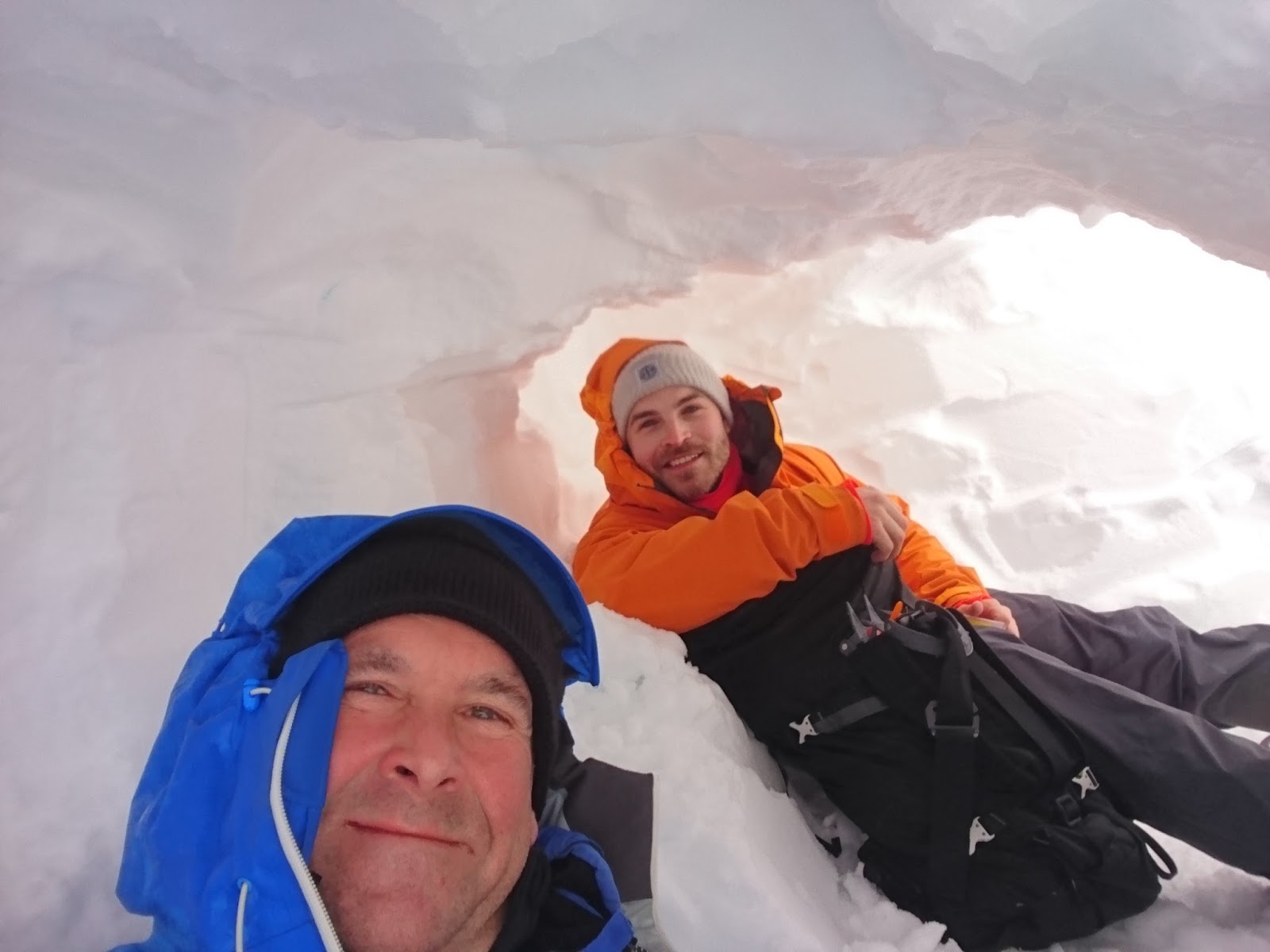 TARMACHAN MOUNTAINEERING: SNOW SHELTERS, ANCHORS & SNOWMELT