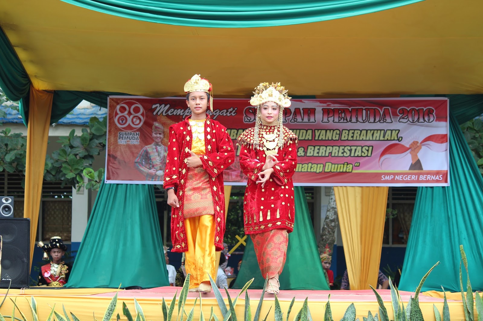 SMP NEGERI BERNAS : LOMBA BUSANA NUSANTARA SMPN BERNAS 2 | The Diary Of ...