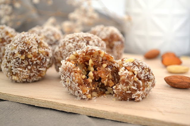 Blog L'univers de Mel: Fitballs : un snack sain avec seulement 3 ...