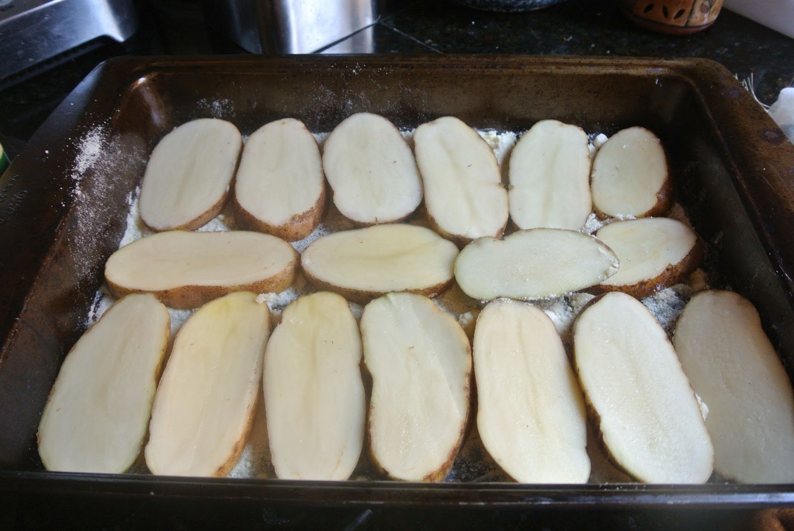 Mom, What's For Dinner?: Cheesy Garlic Potato Heaven!