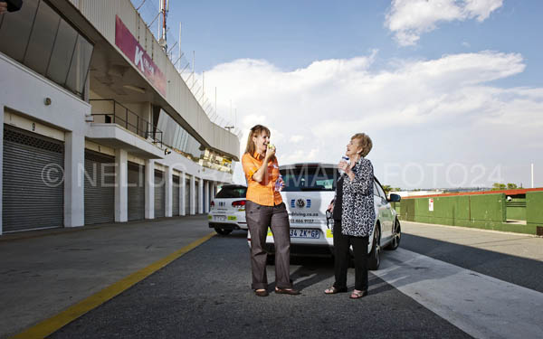 Nelius Rademan: Tannie Joey Botha jaag om Kyalami.