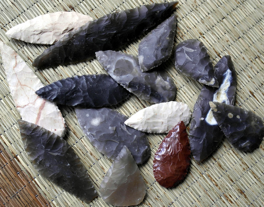 Flint Knapping UK: Leaf Shaped Arrowheads