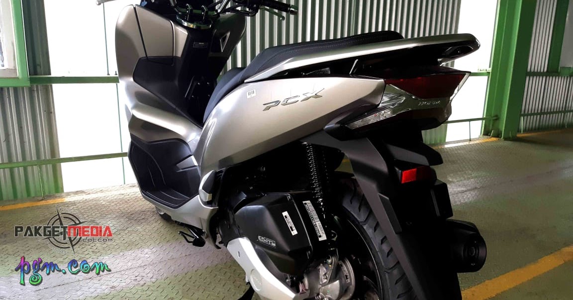 pakgetmedia: Varian Warna Baru Honda PCX 150 Silver. Lebih Menggoda ...
