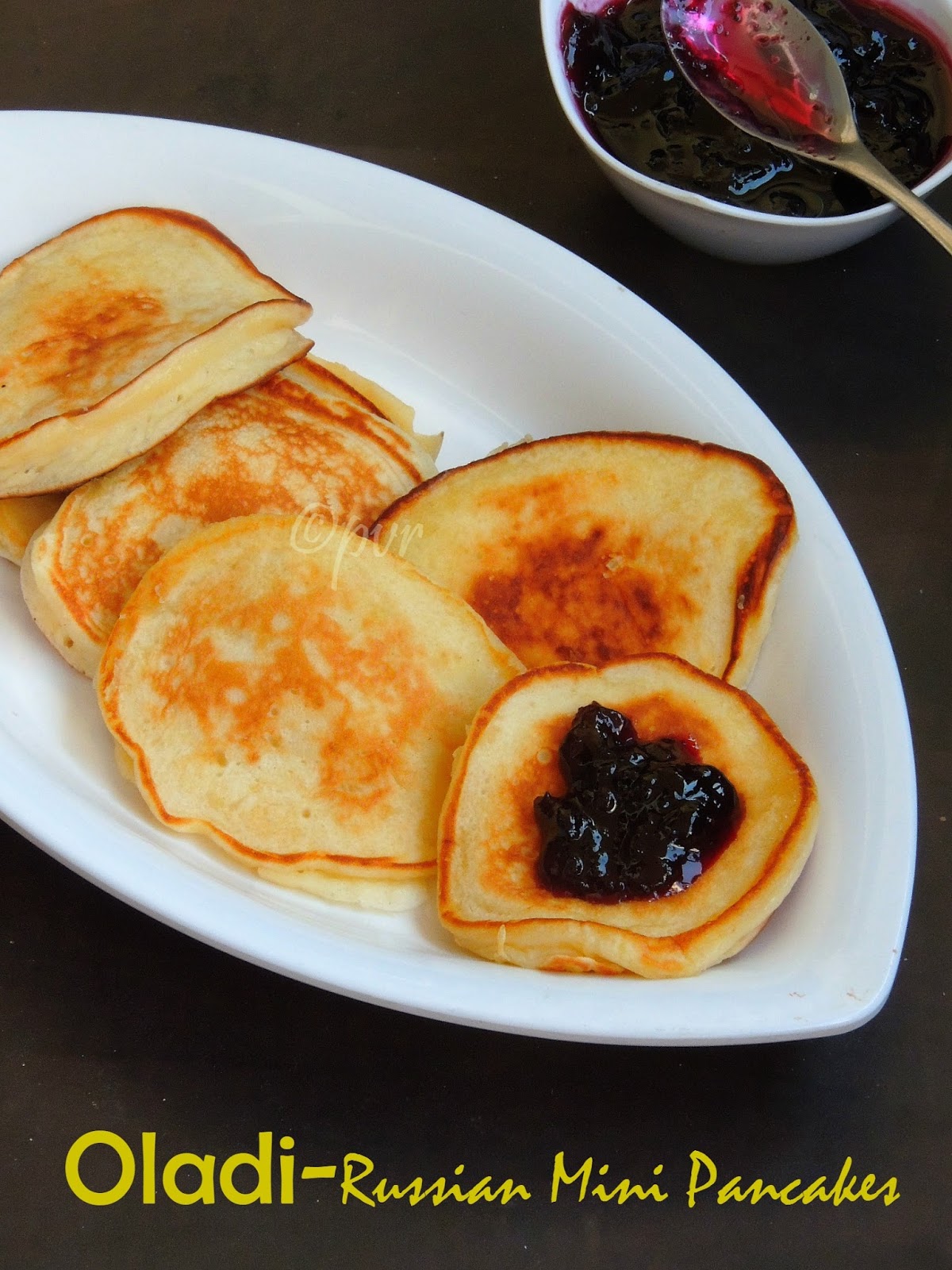 Priya's Versatile Recipes: Oladi - Russian Pancakes