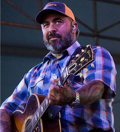 The Brownsville Observer: SINGER AARON LEWIS TELLS HIS PHARR CONCERT ...