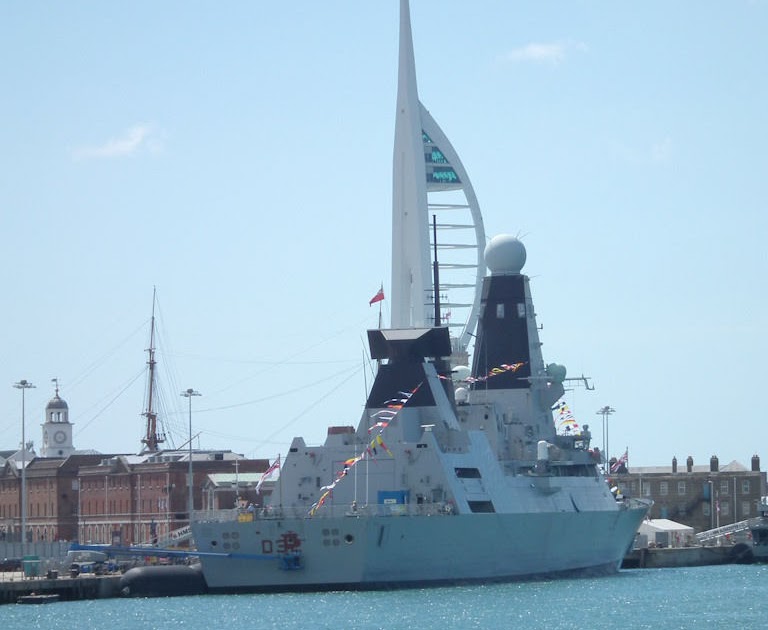 Clyde Naval Gazing: HMS Daring