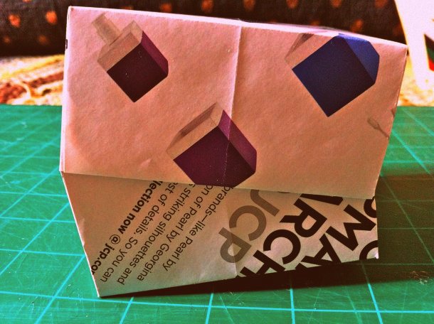 DIY: make paper boxes out of junk mail