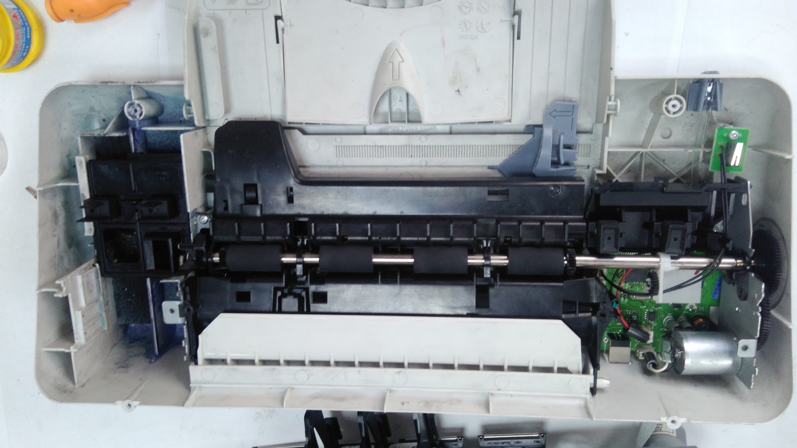 MANTENIMIENTO PORTÁTIL : DESPIECE DE IMPRESORA DESKJET HP 3535