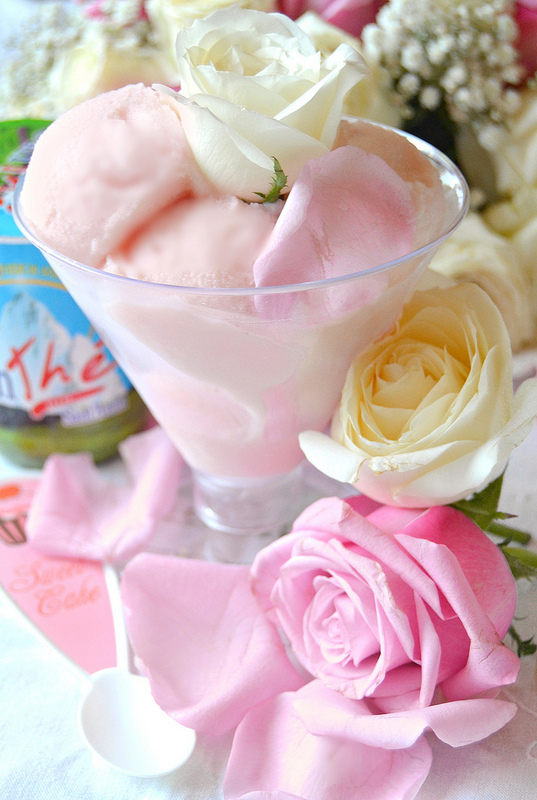 Dolci a go go: Gelato alle rose... per una dolce e rinfrescante pausa PINK!
