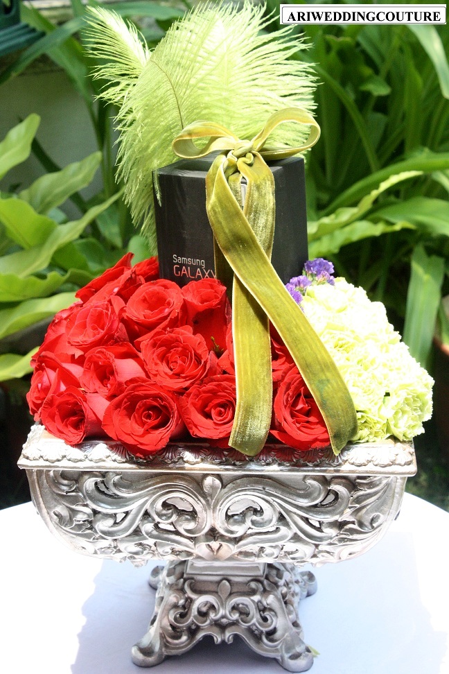 ALLABOUTWEDDING: HANTARAN MERAH HIJAU AYU BY ARIWEDDINGCOUTURE