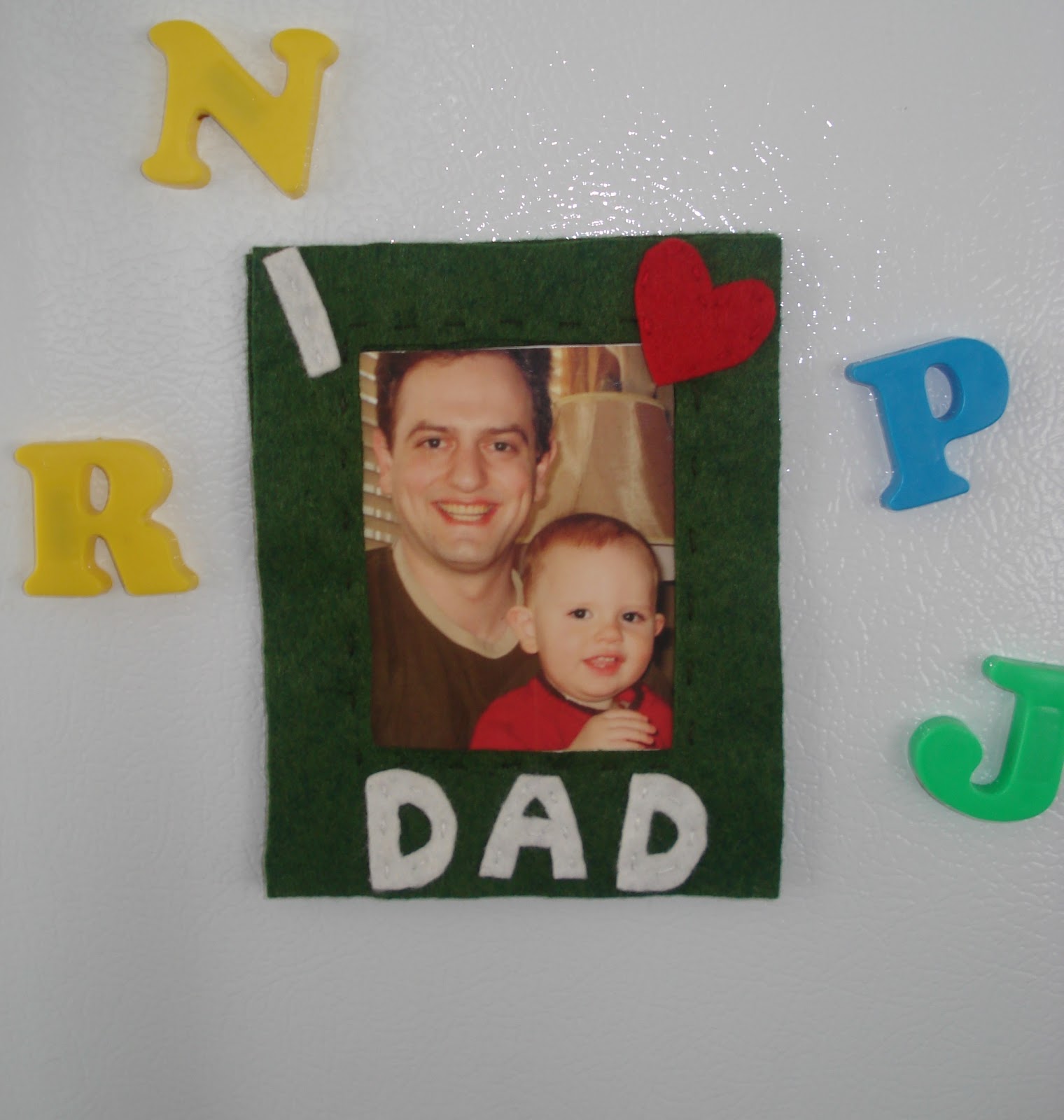 Mama's Felt Cafe: It's Almost Father's Day--Felt Photo Frame Fridge ...