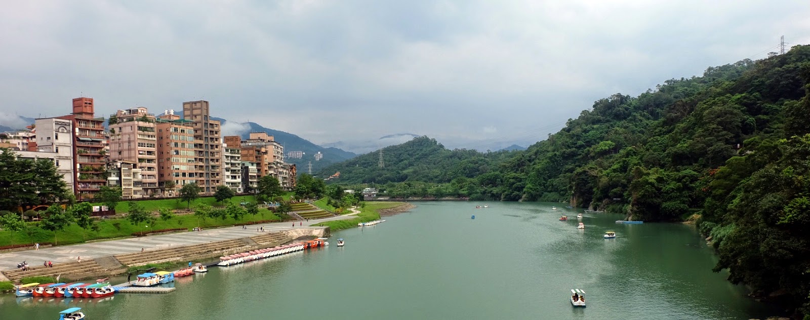 Formosa Guide: Bitan Scenic Area (碧潭)