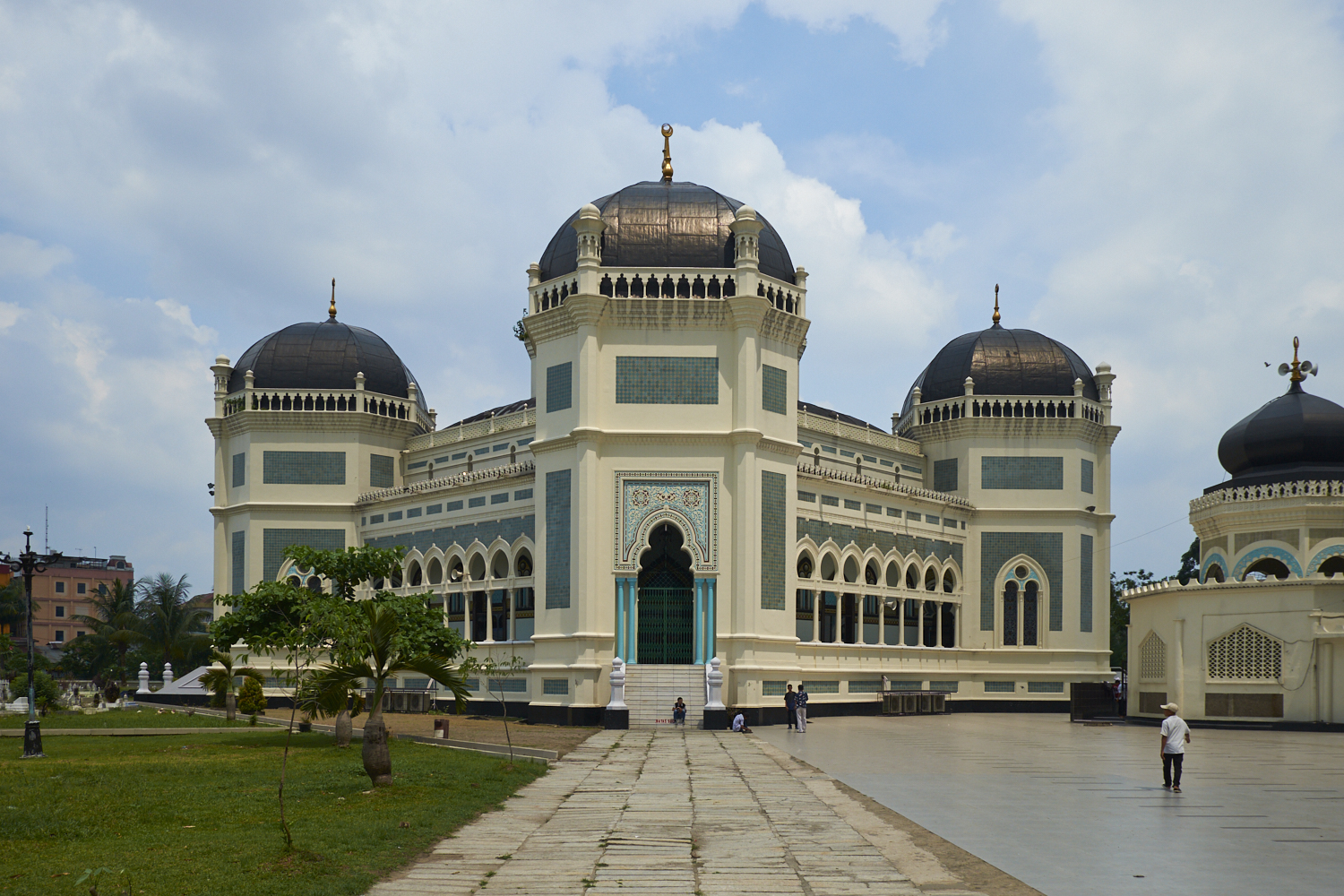 Hello Talalay: The Great Mosque Of Medan