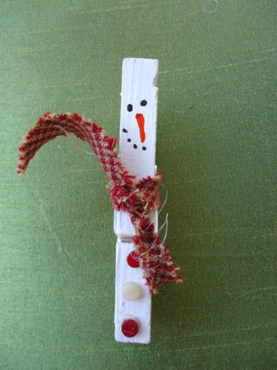 Cat 'n Cart Crafts: Snowmen Peg Magnets