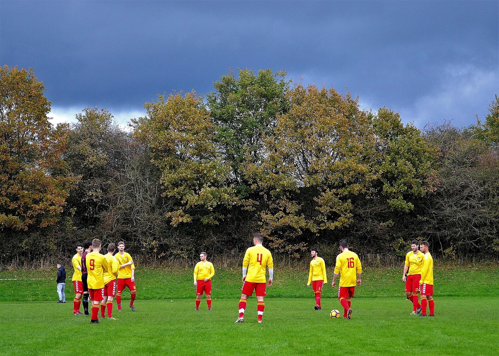 Hopping Around Hampshire: Bishop's Waltham Dynamos v Overton United