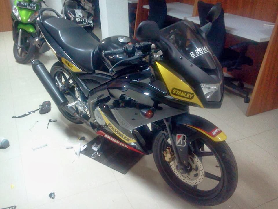 Yamaha Vixion Berbaju Ninja RR | Yamaha Vixion Modification
