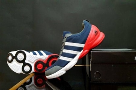 Sepatu Casual Sporty Adidas - BLOGOMA
