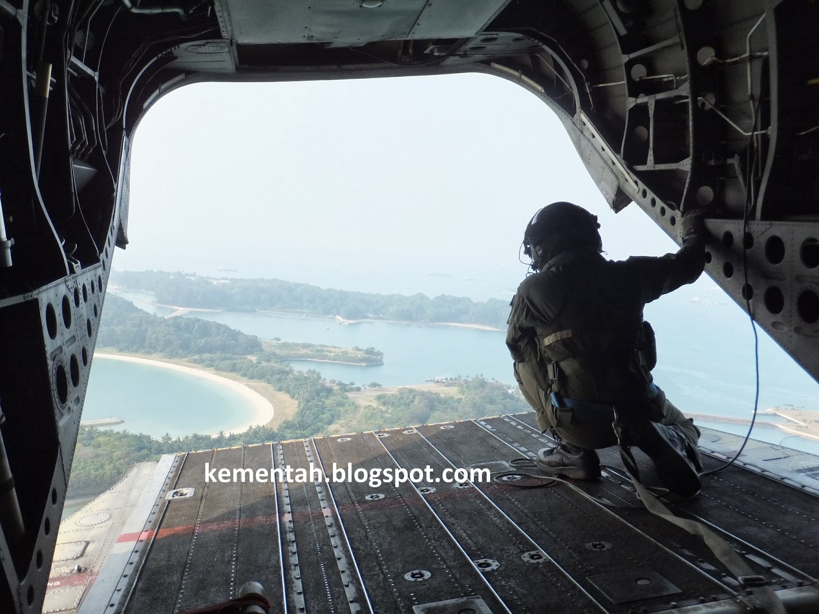 Senang Diri: Your chance to fly with the RSAF: eBallot for free flights ...