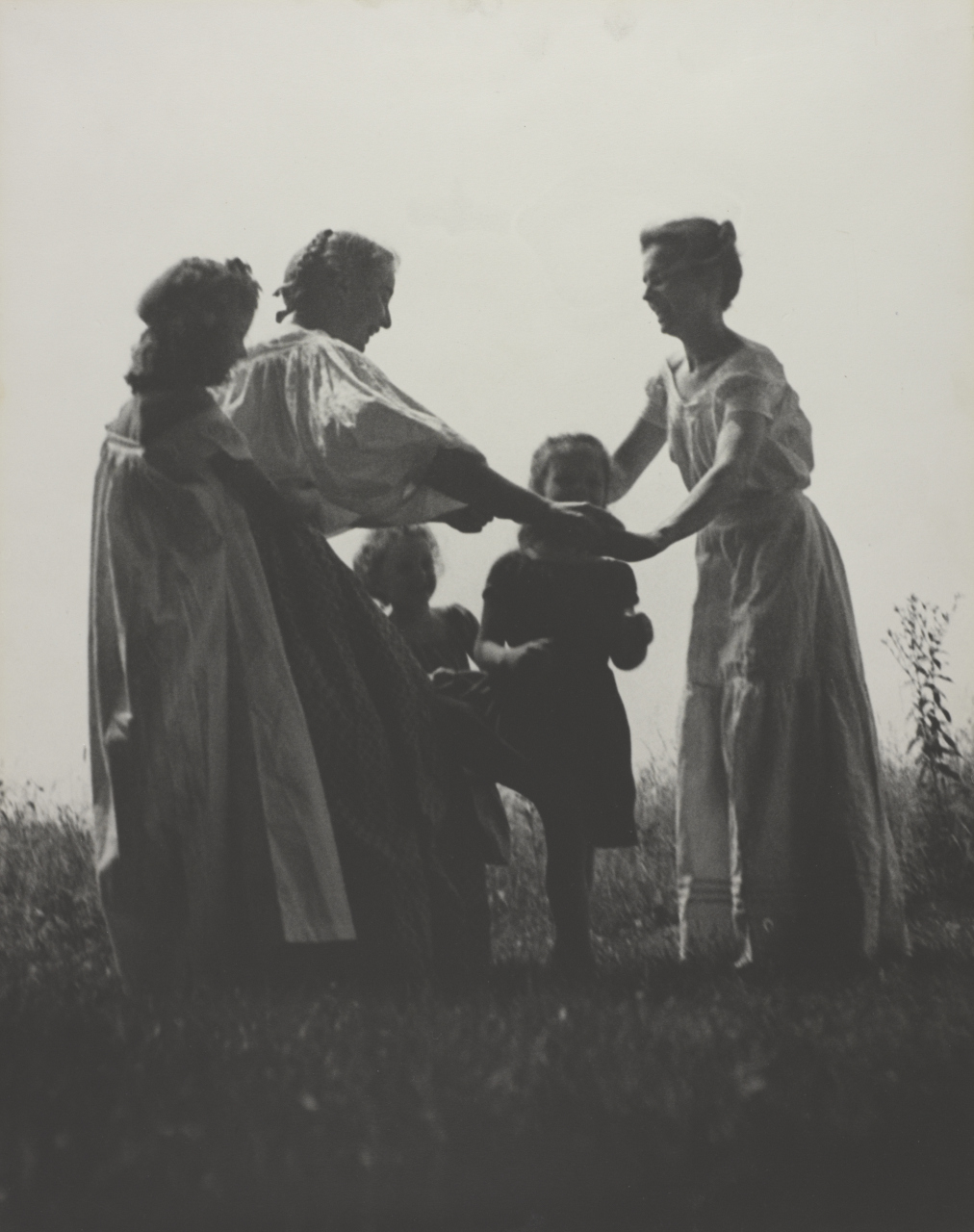 Mother and Child: Exquisitely Beautiful Vintage Photographs of a Young ...