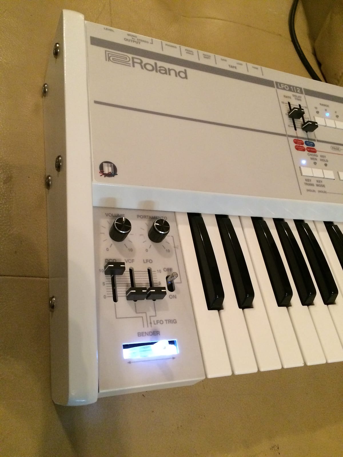MATRIXSYNTH: Custom White Kiwi Super 106 - Roland Juno 106