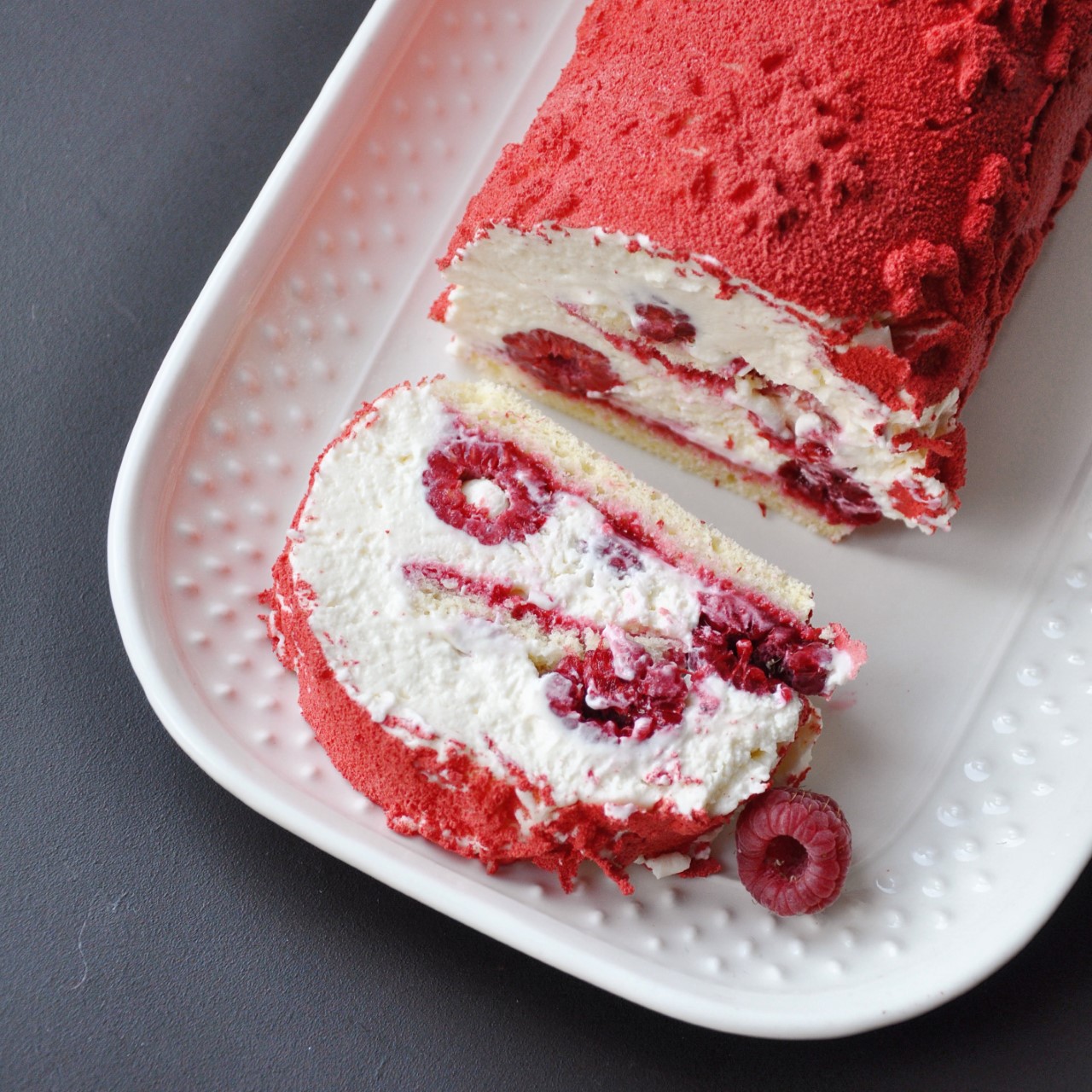 Frenchymilie: Bûche façon tiramisu framboises.